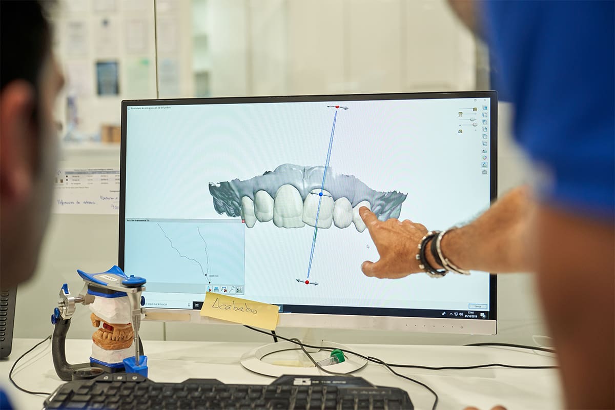 The Role of Prosthodontic Training in Complex Dental Restorations